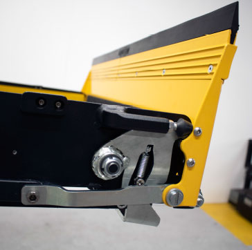 iCLASS™ FMVSS Inboard Lift | Mobility Networks