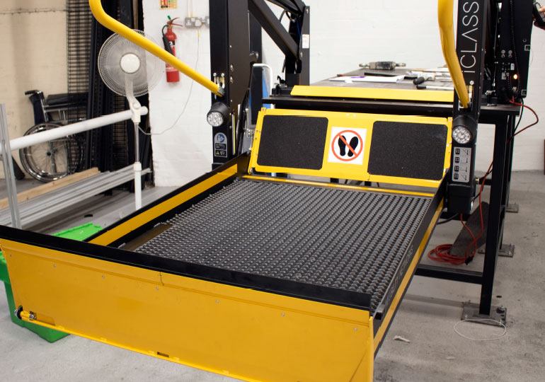 iCLASS™ FMVSS Inboard Lift | Mobility Networks